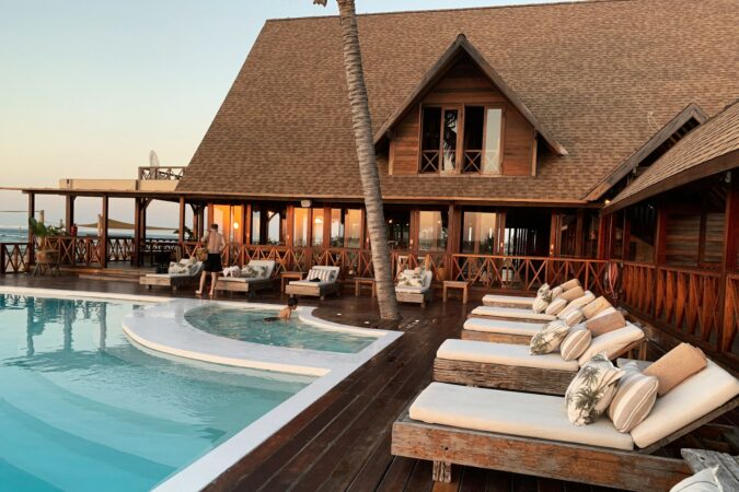 What Are Resort Fees? A Beginner's How-To Guide - FangWallet